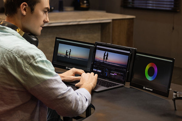 How to Set up A Trio Portable Monitor for Enhanced Screen Extension？